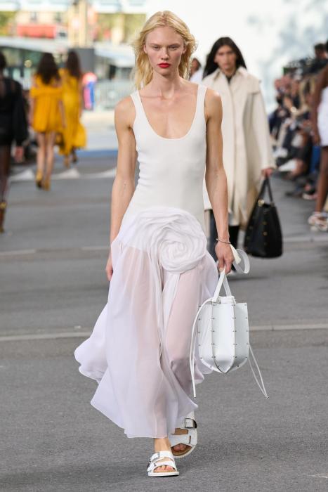 CHLOÉ - Womenswear Spring-Summer 2024 | FHCM