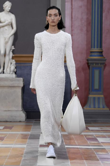 VALENTINO - Womenswear Spring-Summer 2024 | FHCM