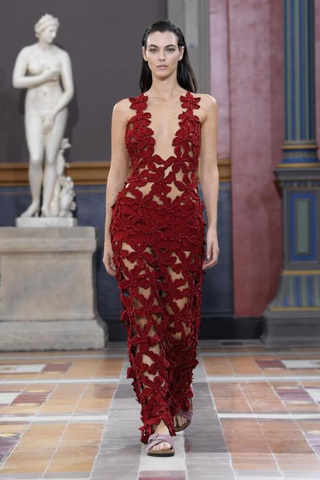 VALENTINO - Womenswear Spring-Summer 2024 | FHCM